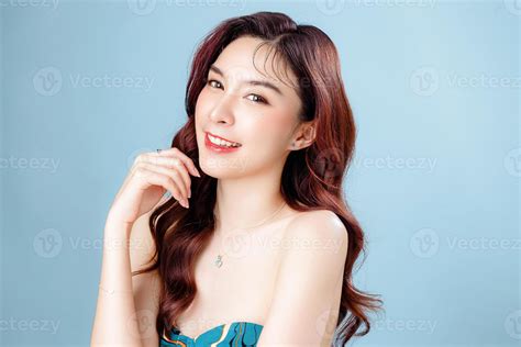 Mujer Asiática Con Una Cara Hermosa Y Una Piel Limpia Y Fresca Perfecta Lindo Modelo Femenino