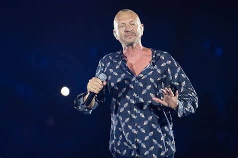 Biagio Antonacci Presenta A Cena Con Gli Dei Il Suo Nuovo Singolo