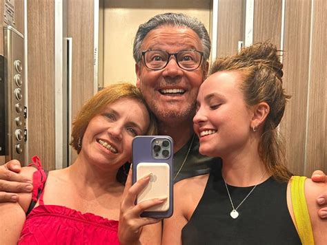 Foto Larissa Manoela revelou que não sabia quanto ganhava e nem tinha