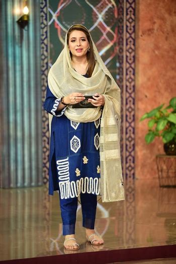 Rabia Anum Feet Aznudefeet