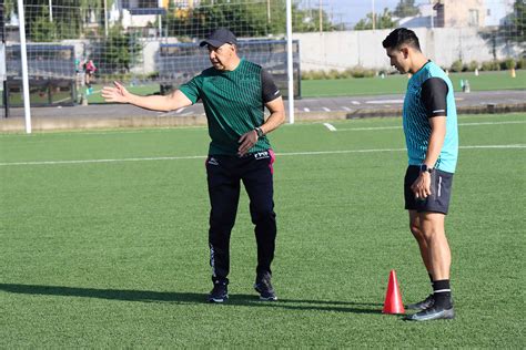 Entrenamiento de árbitros profesionales Galería de fotos y videos