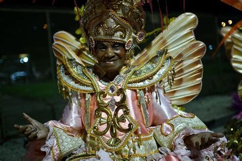 Beija Flor Jojo Todynho Desfila Seios De Fora Como Chica Da Silva