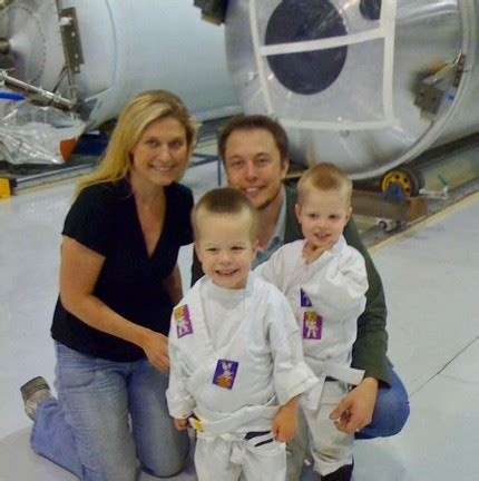 Saiba quem são as mães dos 12 filhos do bilionário Elon Musk dono da