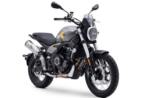 Présentation de la moto Voge 525 ACX