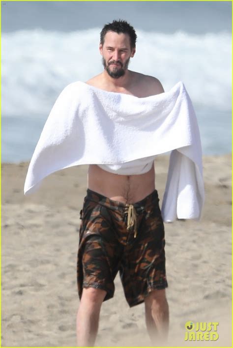 Keanu Reeves Looks Fit Shirtless At The Beach In Malibu Photo 45933