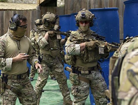 Pin On Militares