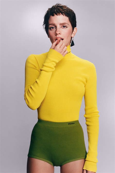 Emma Watson pour Prada lactrice se confie sur ses différentes