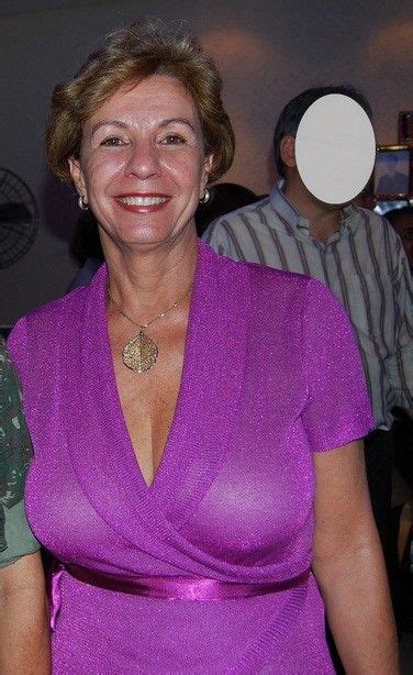 美しい50歳女性ヌード 美しいエロティックとポルノ写真