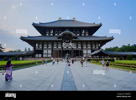 Außenansichten des Daibutsuden am Todaiji Tempel der den größten