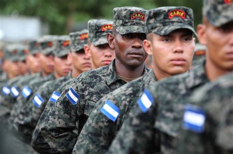 Imágenes del Día del Soldado Hondureño conmemoración al nacimiento de