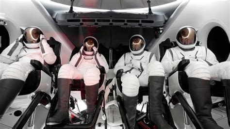 SpaceX Polaris Dawn Astronauts Complete 1st Ever Private Spacewalk