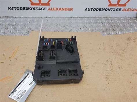 Boîte à fusibles Citroen Xsara Picasso 2 0 HDi 90 9653667580