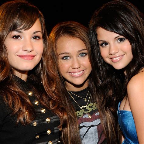 Cyru Miley Photo Scandal Selena Gomez