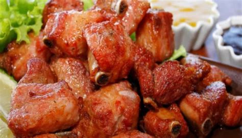 Costelinha de porco frita bem temperadinha perfeita para o almoço