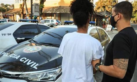 Mulher foragida condenada por tráfico de drogas é presa em Maricá