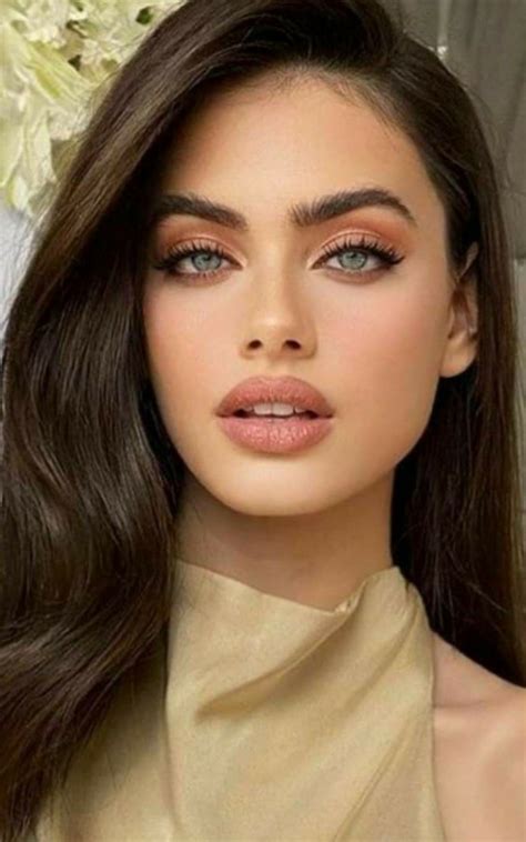 Pin By Carlos On Beautiful Faces Beauty Face Brunette Beauty Beautiful Eyes