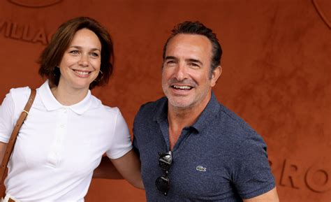 Photo Jean Dujardin et sa femme Nathalie Péchalat au village lors des