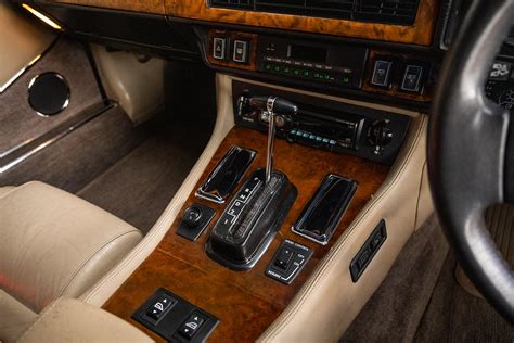 Jaguar Xjs Gold Richmonds