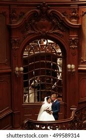 167 рез по запросу Victorian couple kissing изображения стоковые