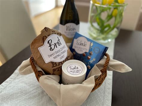 F R Einweihungsgeschenk Etiketten Brot Salz Wein Schoki Etsy