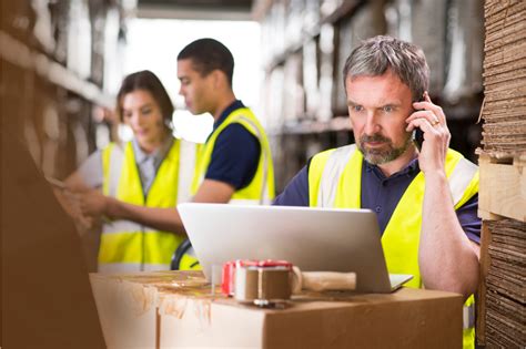Devenir approvisionneur logistique Métier formation salaire etc
