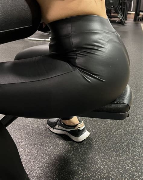Foto Ve Itiraf Paylasim On Twitter Takipcim Spor Salonunda Herkezin