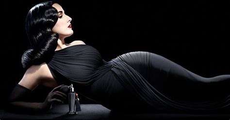 Dita Von Teese Photo Gallery Hot Photos Images And Wallpapers Of Dita Von Teese At