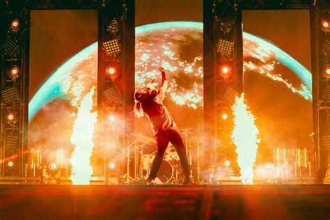 Watch The World Burn Falling In Reverse Lyrics YouTube