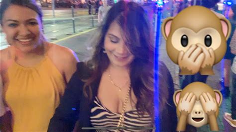 Chicas Miran Y Se Burlan De Mi En Pleno Publico YouTube