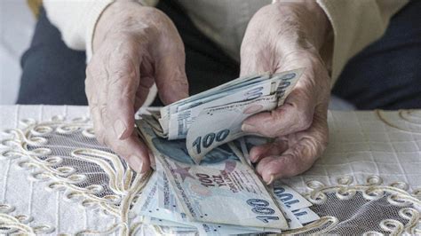 Milyonlarca emekliğinin gözü kulağı bu haberde Emekli bayram