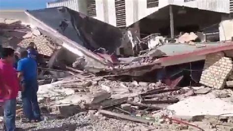 VÍDEO Teto de igreja cai durante missa no México e deixa fiéis mortos