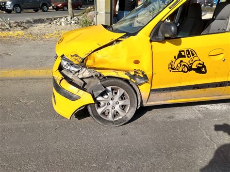 Fuerte accidente vial en Torreón deja 50 mil pesos en daños materiales