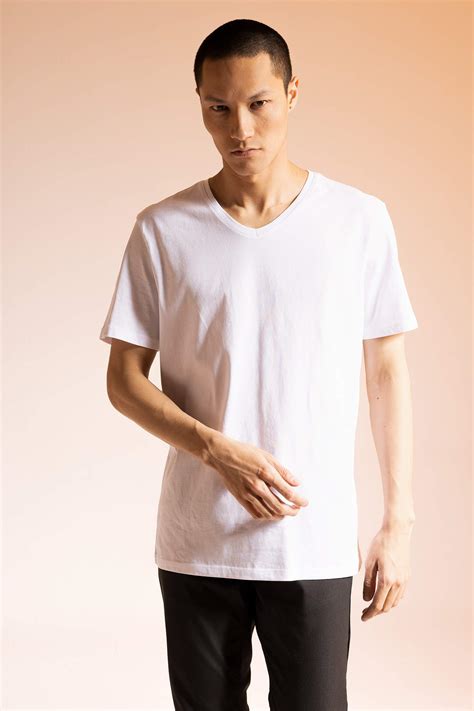 Beyaz Erkek Slim Fit V Yaka Basic Kısa Kollu 100 Pamuk Tişört 2702806