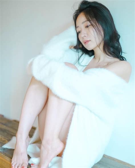 The Naked Director Những bóng hồng hot nhất series phim ELLE Man