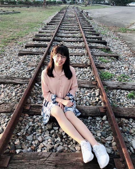2023 03 08 17 00 안경을 귀여운 소녀의 사진 안경소녀 안경 귀여워 소녀 안경소녀 안경 귀여워