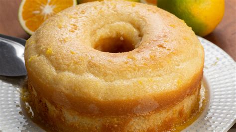 Receita de bolo de laranja simples e delicioso para o seu café da tarde