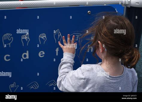 Zeichensprache alphabet Fotos und Bildmaterial in hoher Auflösung Alamy
