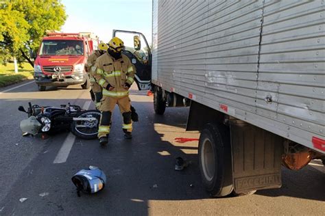 Colis O Caminh O Na Br Deixa Motociclista Em Estado Grave No Df