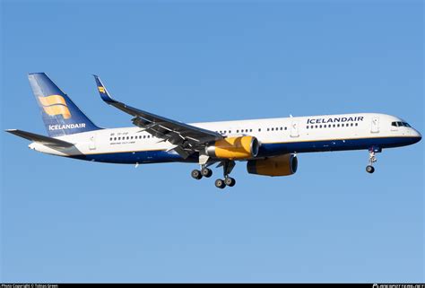 TF FIP Icelandair Boeing 757 208 WL Photo By Tobias Green ID 1371769