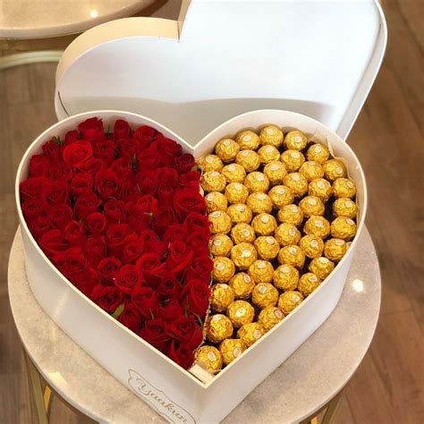 Rosas Rojas En Caja Coraz N Blanco Amor Ferrero Con Tapa Yaakun Flores
