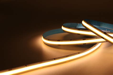 LED juosta COB 10W 24V 3000K turi vienodą šviesos liniją