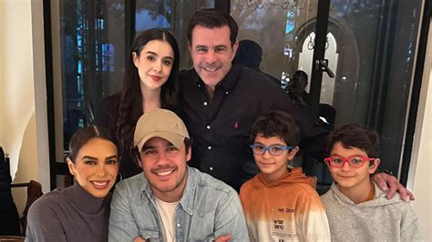 En Hola Bibi Gayt N Y Sus Cinco Hijos Celebran En Su Fabuloso
