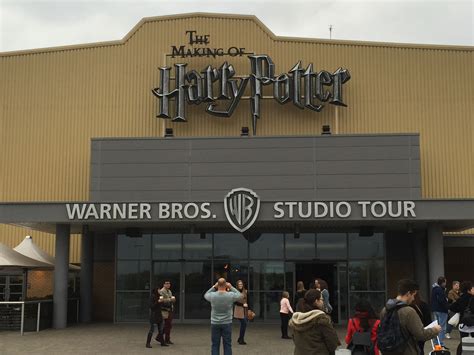 Tutustu 79 Imagen Train From London To Warner Bros Studio Tour