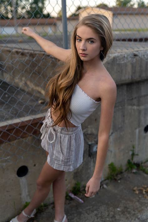 The Twenty20 Senior Portrait Experience — David Beckham Photography Senior Portraits Girl