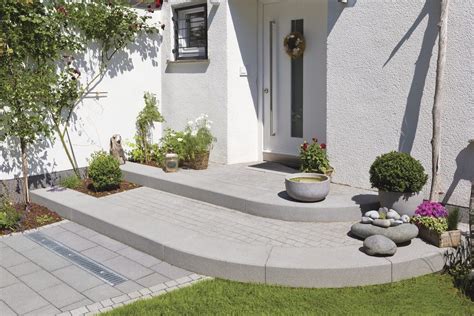 Außentreppe und Hauseingang Gestaltungsideen von Rinn Beton