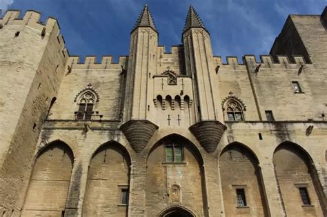 Il Palazzo Dei Papi La Storia Del Palazzo Papale Di Avignone Tourist