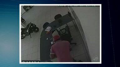 CETV 1ª Edição Fortaleza Câmera flagra assalto em loja de motos