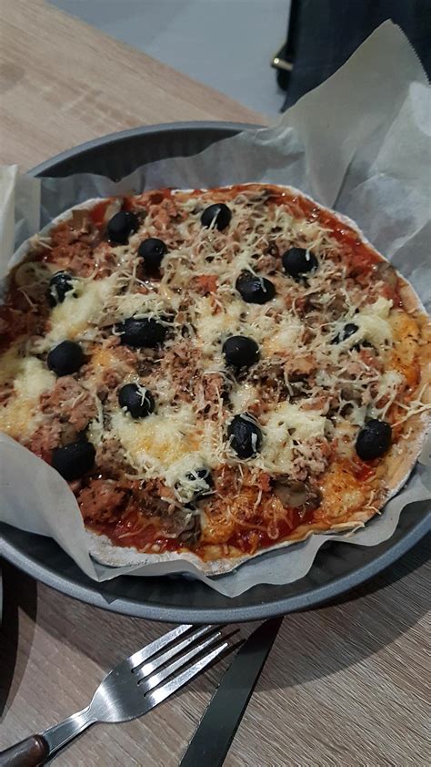 Recette de Pizza maison au thon par ॐ Cindy ॐ