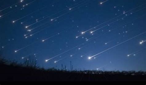 This Weekend The Perseid Meteor Shower Peaks Reaches Meteors Hour