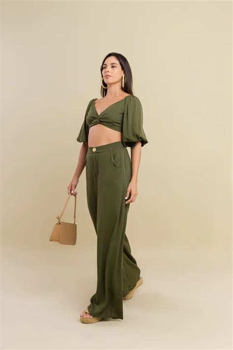 Amofrozinha Calça Pantalona Alfaiataria Verde Militar